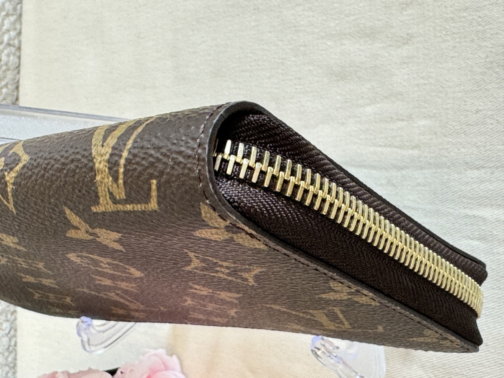 Zippy Organizer Monogram | www.luxuryaccessoires.com Zippy Organizer Monogram | www.luxuryaccessoires.com